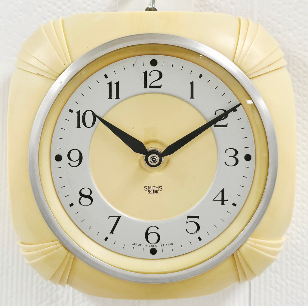 Vintage Smiths Sectric Bakelite Kitchen Battery Wall Clock | Adelaide ...