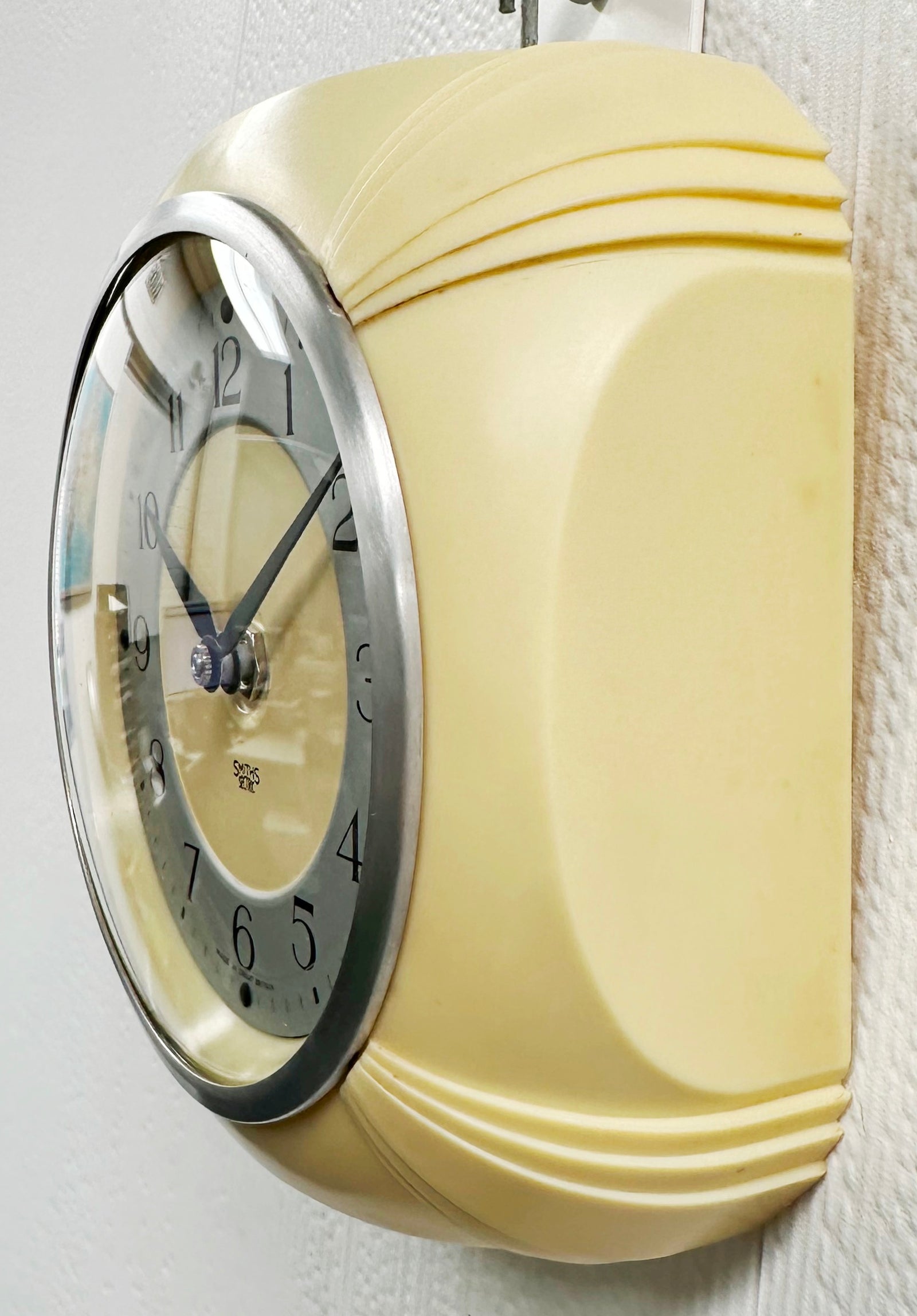 Vintage Smiths Sectric Bakelite Kitchen Battery Wall Clock | Adelaide ...