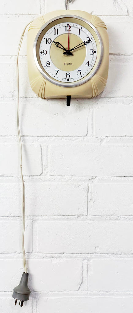 Vintage GENALEX Bakelite Electric Sweeping Wall Clock | Adelaide Clocks